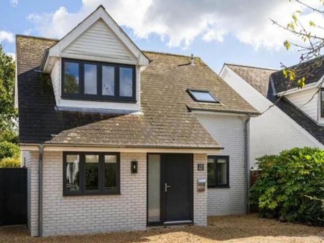 Kitchers Close, Sway, 3 Bedroom Detached