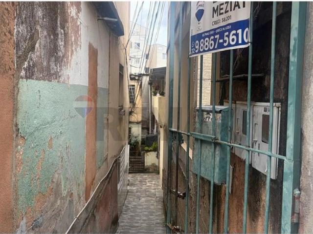 Kitinet no bairro Teixeiras