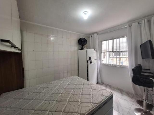 Kitinete Compacta à Venda no Ocian, Praia Grande 1 Quarto e Banheiro