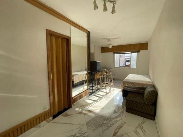 Kitnet com 1 dormitório à venda, 23 m² por R$ 170.000,00 Ocian Praia Grande/SP