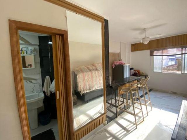 Kitnet com 1 dormitório à venda, 23 m² por R$ 180.000,00 Vila Assunção Praia Grande/SP