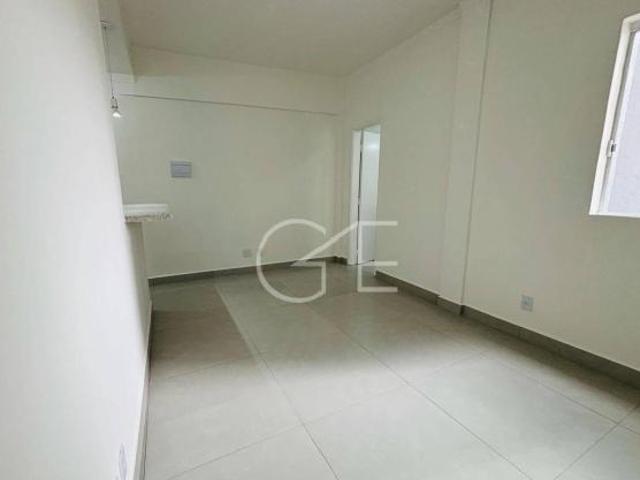 Kitnet com 1 dormitório à venda, 32 m² por R$ 330.000,00 Embaré Santos/SP