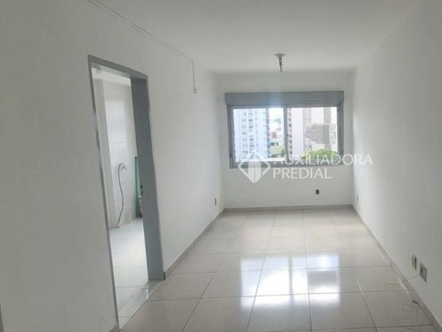 Kitnet com 1 quarto e 27m² para alugar em Centro, Novo Hamburgo