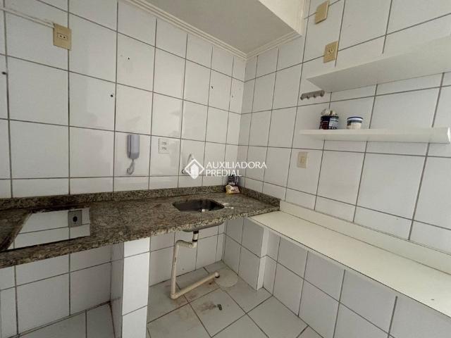 Kitnet com 1 quarto e 27m² para alugar em Jardim Leopoldina, Porto Alegre