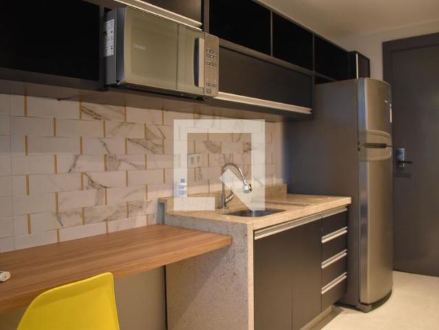 Kitnet, Centro, 1 Quarto, 17 m2 Curitiba