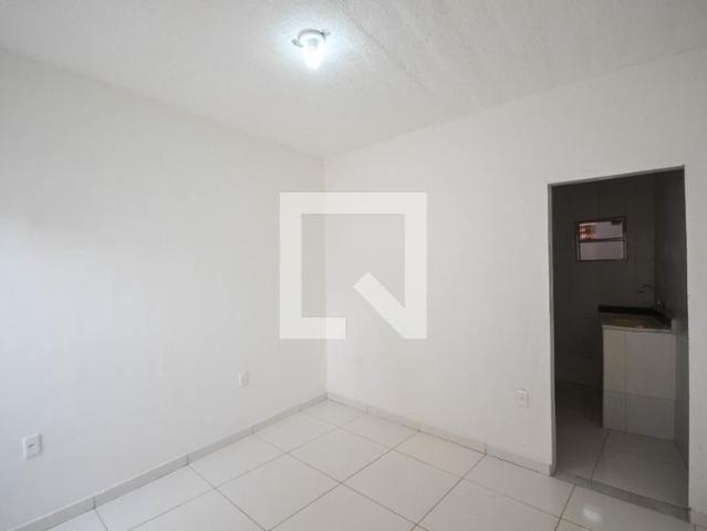 Kitnet, Centro, 1 Quarto, 30 m2 Nilópolis