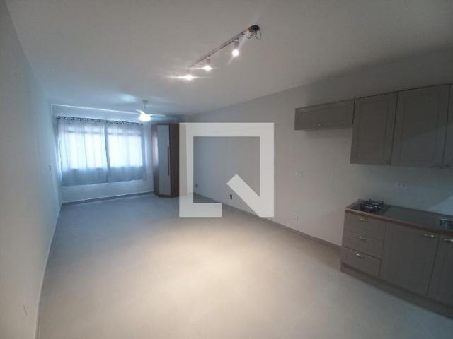 Kitnet, Centro, 1 Quarto, 33 m2 São Paulo