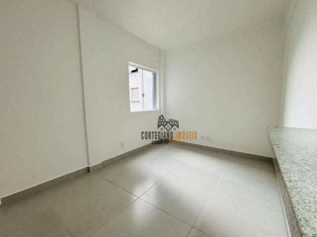 Kitnet à venda, 01 quadra da praia por R$ 330.000 Embaré Santos/SP