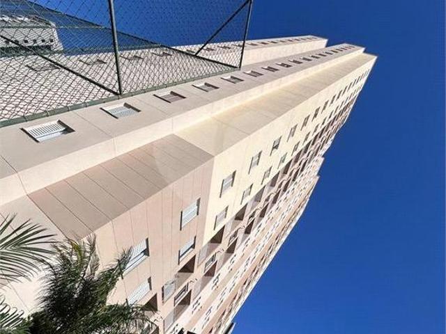 Apartamento à venda com 2 quartos, sendo 1 suíte, no condomínio Green View, São Carlos