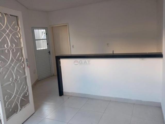 Kitnet à venda em Sorocaba SP, Jardim Wanel Ville V: 1 quarto, 1 sala, 1 banheiro, 35m² de área. Apr