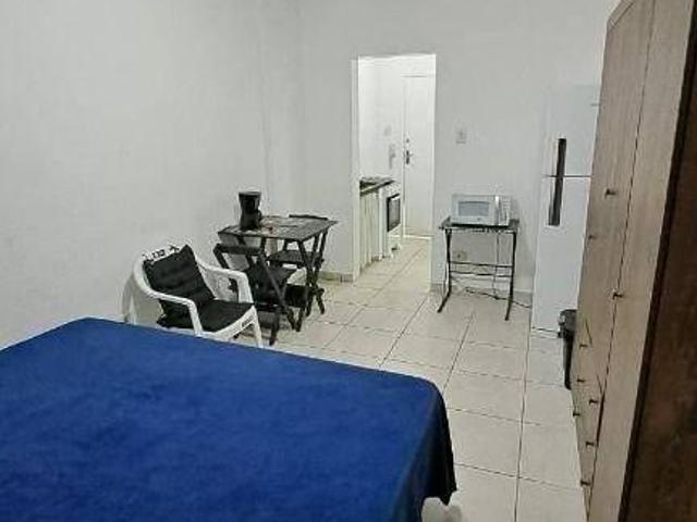 Kitnet à Venda no Bairro da Ponta da Praia, na Quadra da Praia, Santos/SP