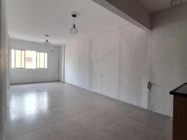 Kitnet à venda ou locação em Praia Grande SP, Aviação: 1 sala, 1 banheiro, 1 vaga, 32m². Linda, nego
