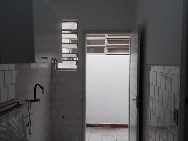 Kitnet desocupada no Menino Deus Porto Alegre Preço atrativo!