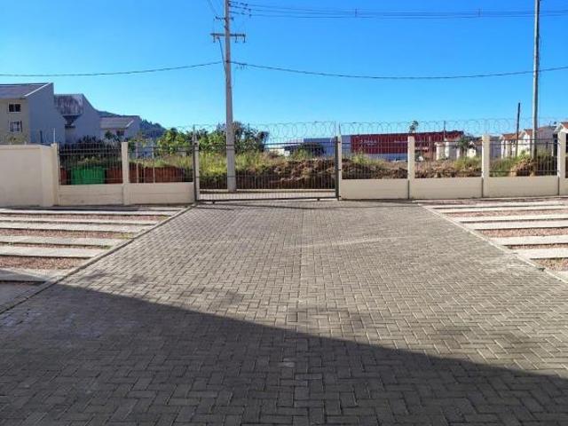 Kitnet em Hípica