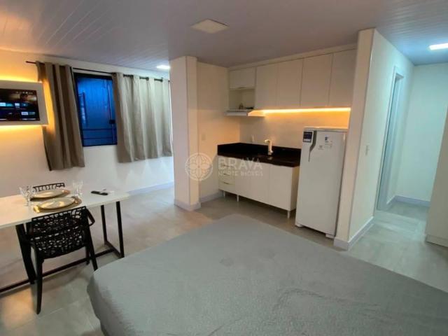 Kitnet em São João, Itajaí/SC de 20m² 1 quartos para locação R$ 2.750,00/mes
