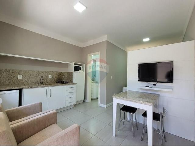 Kitnet Elegante em Condomínio Residencial e Fechado: Conforto e Segurança