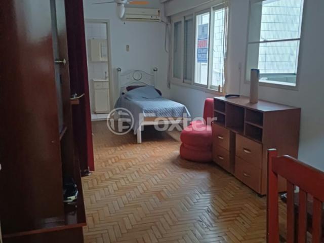 Kitnet / JK / Studio com 1 dormitórios em Porto Alegre