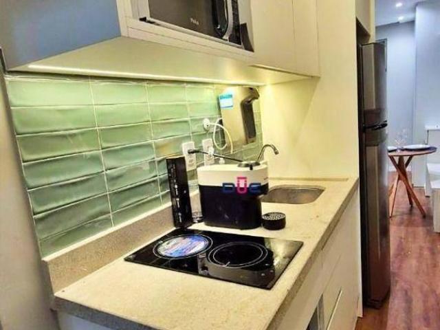 Kitnet mobiliada à venda no Boqueirão, a 1 quadra da praia — excelente para morar ou investir