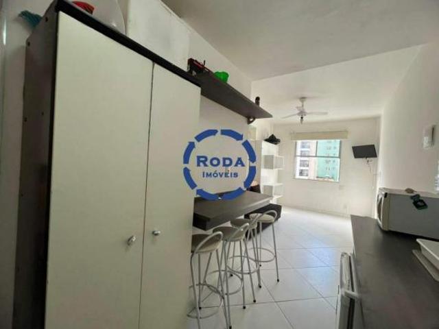 Kitnet mobiliada à venda no José Menino – Prédio frente mar com vaga de garagem