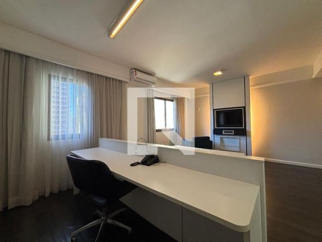 Kitnet, Moema, 1 Quarto, 31 m2 São Paulo