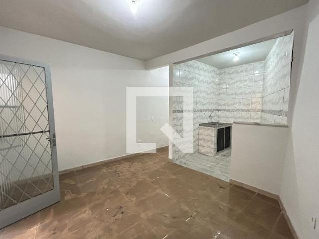 Kitnet, Marechal Hermes, 1 Quarto, 35 m2 Rio de Janeiro