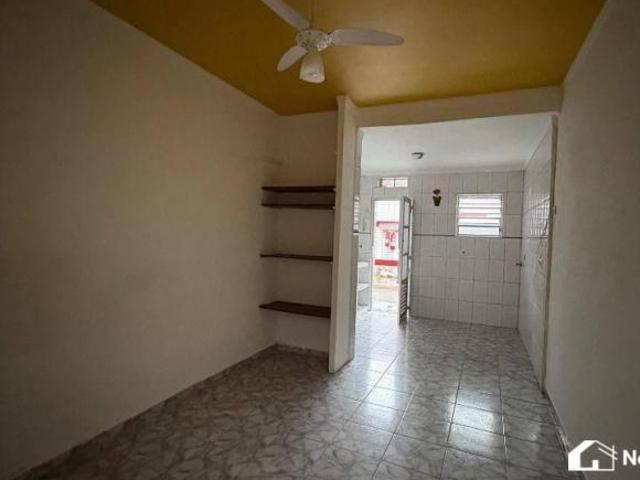 Kitnet na Guilhermina – Térreo, 300m da Praia, 20m², À Vista ou Financiado