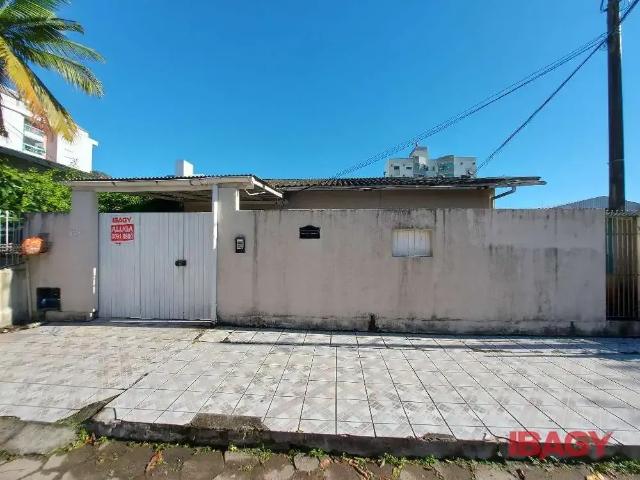 Kitnet / Stúdio para Locação em Florianópolis/SC Trindade 1 Quartos