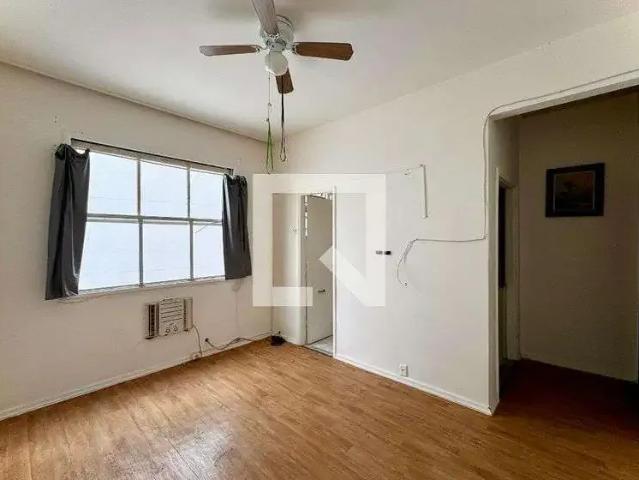 Kitnet / Stúdio para Locação em Rio de Janeiro/RJ Centro 1 Quartos