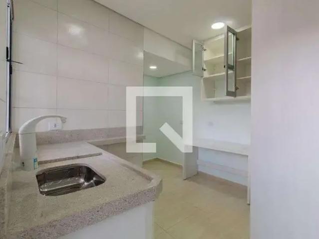 Kitnet / Stúdio para Locação em São Paulo/SP Morumbi 8 Quartos