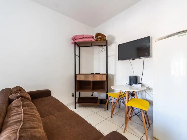 Kitnet / Stúdio para Locação em Santos/SP Boqueirão