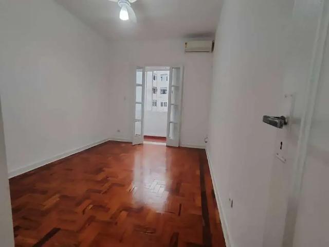Kitnet / Stúdio para Venda em Santos/SP Boqueirão
