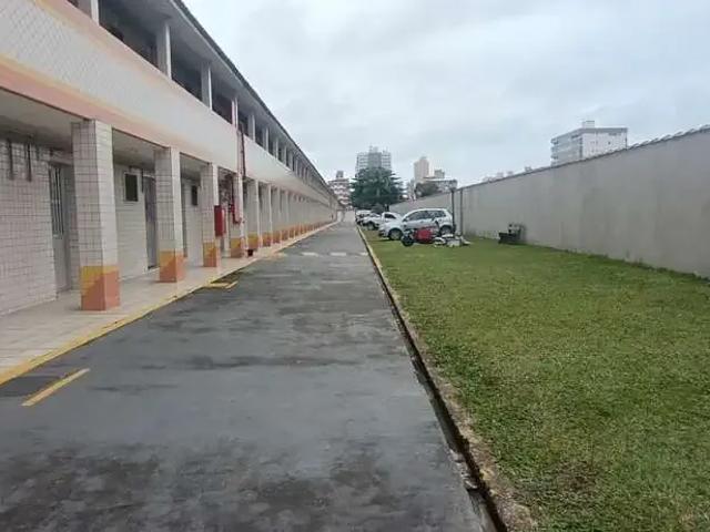 Kitnet / Stúdio para Venda em Praia Grande/SP Canto do Forte