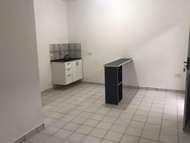 Kitnet para Venda em Caraguatatuba, Centro, 1 dormitório, 1 banheiro