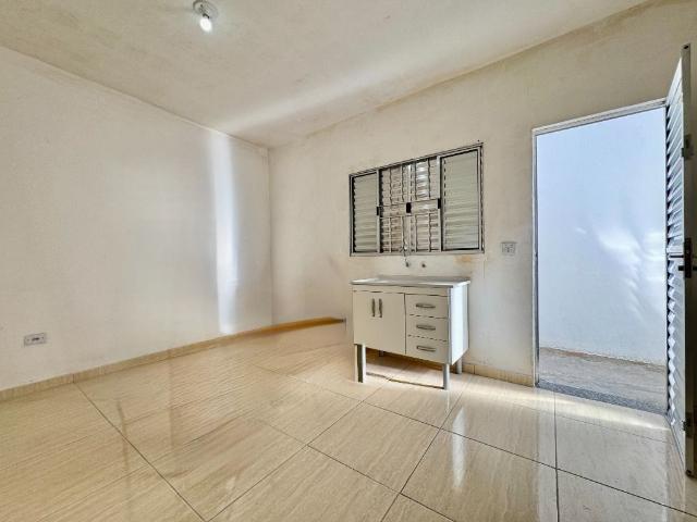 Kitnet para Aluguel com 1 quartos, 20 m² por R$ 1.000