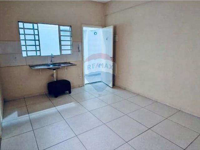 Kitnet para Aluguel com 1 quartos, 26 m² por R$ 1.550
