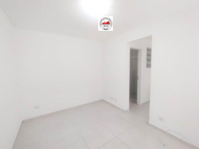 Kitnet para Aluguel com 1 quartos, 28 m² por R$ 850