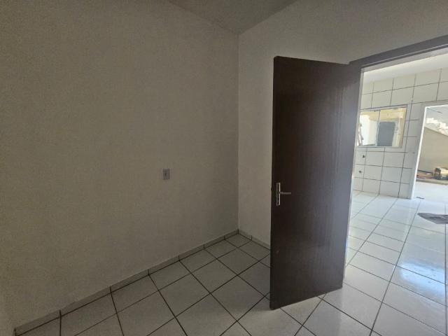 Kitnet para Aluguel com 2 quartos, 35 m² por R$ 1.490