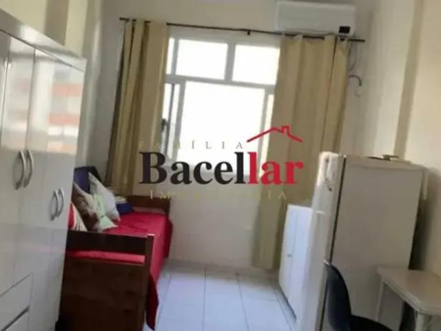 Kitnet/Conjugado: / Residencial / Copacabana