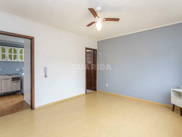 Apartamento JK para alugar no bairro Três Figueiras, em Porto Alegre. COD: 9927
