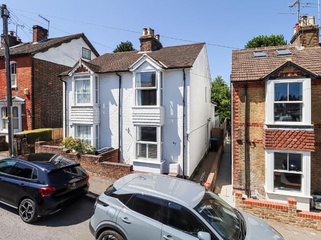 Kitsbury Road, Berkhamsted HP4, 3 bed semi detached house to rent, £3,250 pcm | PrimeLocation