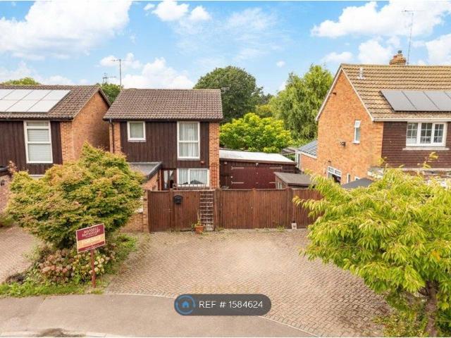 Kitsmead, Crawley RH10, 4 bed detached house to rent, £2,300 pcm | PrimeLocation