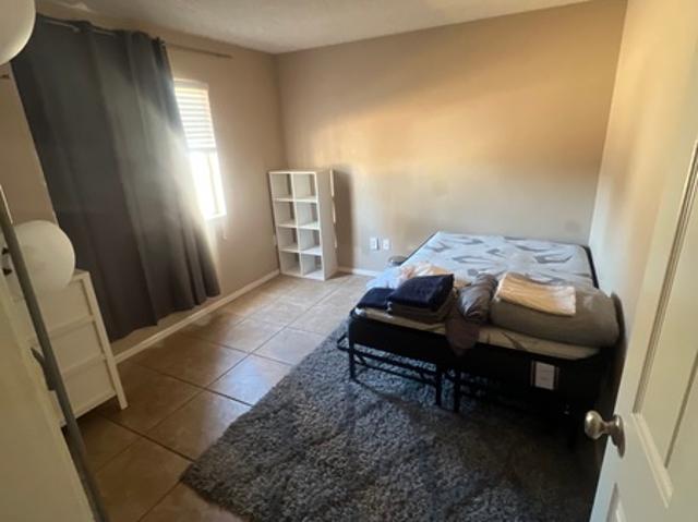 Kiwanis Park Furnished Room