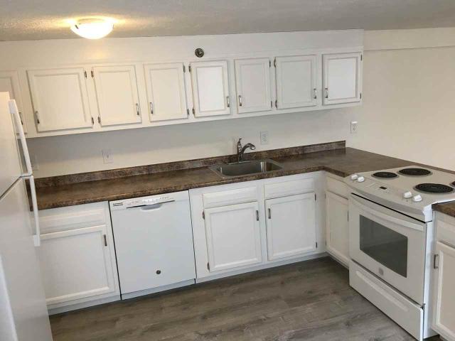 Kiwi 3 Bedroom Apartment for Rent at 39 S Main St, Derry, NH 03038