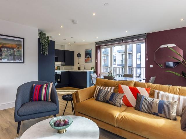 Kooky High Wycombe, Desborough Road High Wycombe HP11, 1 bed flat to rent, £1,675 pcm | PrimeLocation