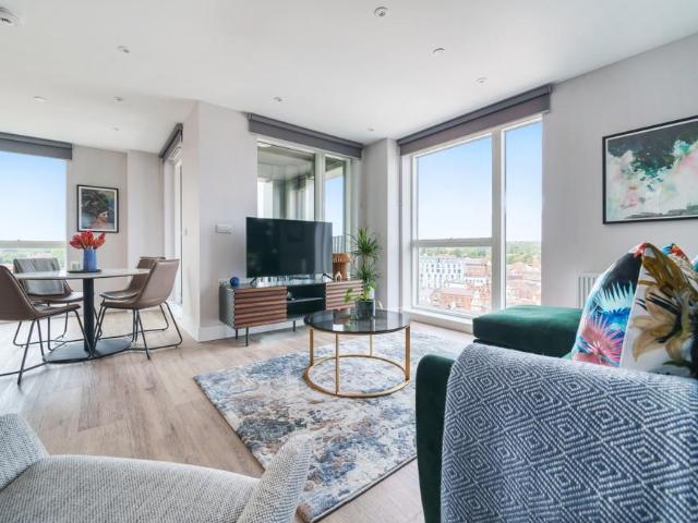 Kooky Redhill, 1 Marketfield Way. 1 bed apartment to rent £1,850 pcm £427 pw
