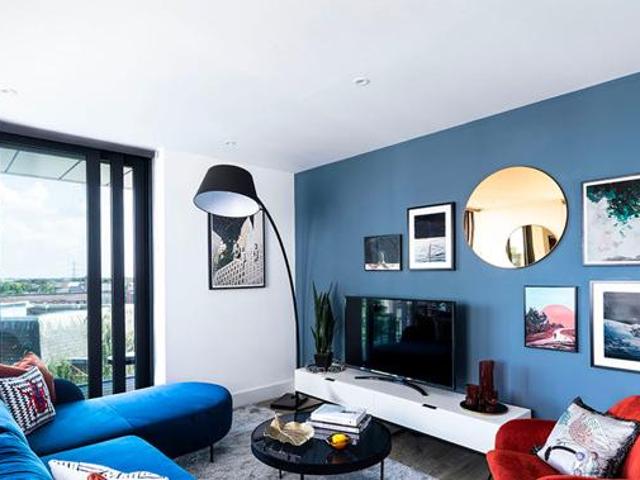 Kooky Staines, Fairfield Avenue, 3 Bedroom Apartment