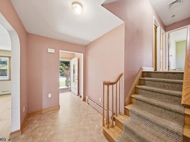 Koclas Dr, Netcong, Home For Sale