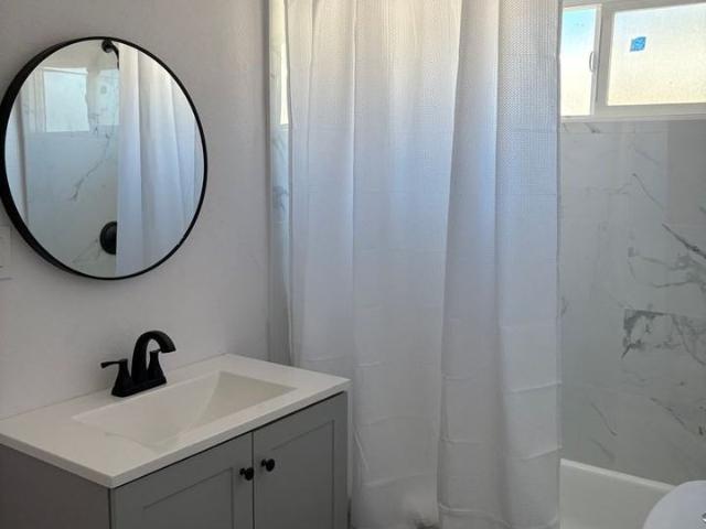 KOSOO 03 2 Bedroom Apartment for Rent at 7411 S Hoover St, Los Angeles, CA 90044