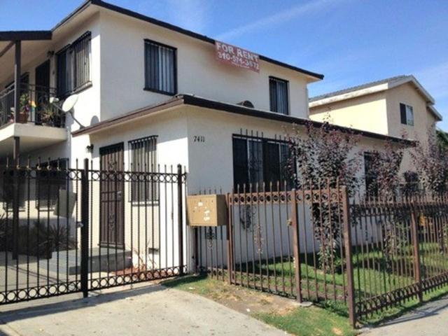KOSOO 03 2 Bedroom Apartment for Rent at 7411 S Hoover St, Los Angeles, CA 90044