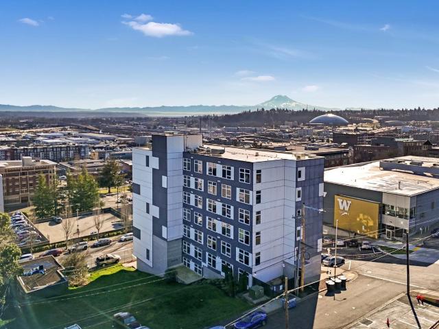 Koz on Market Studio Apartment for Rent at 1554 Market St, Tacoma, WA 98402 New Tacoma